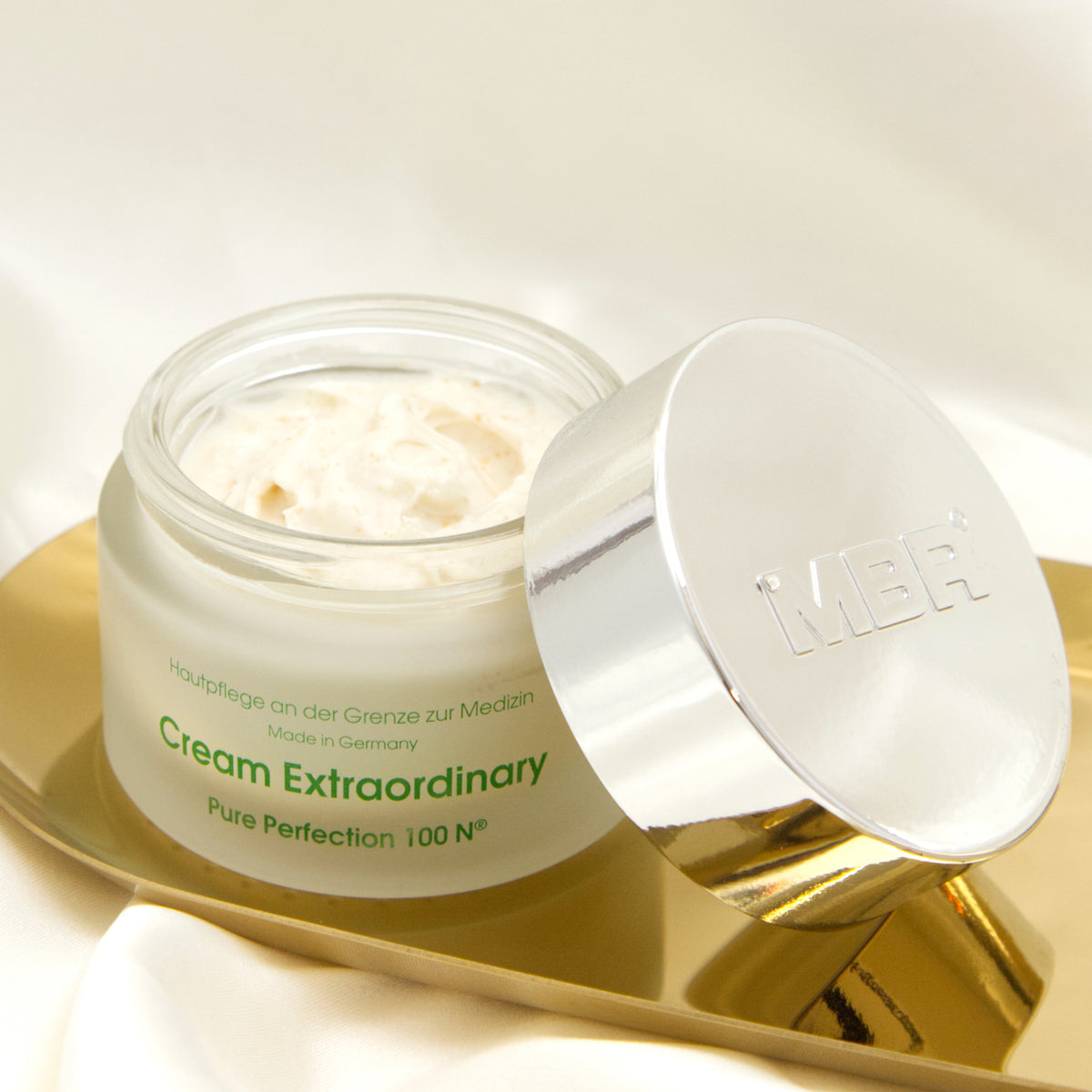 Cream Extraordinary – VIOLET GREY