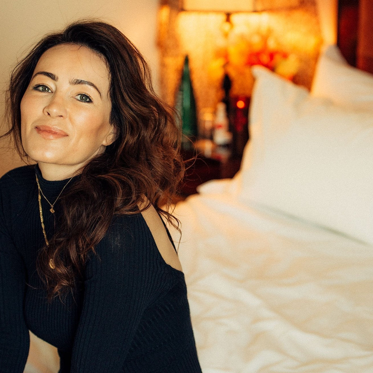 MELANIE SIMON – VIOLET GREY