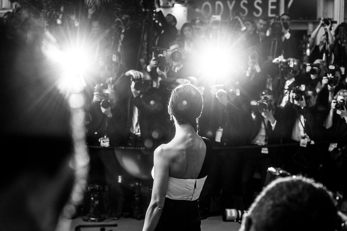 CHANEL ARTISTS' RED CARPET ESSENTIALS – VIOLET GREY